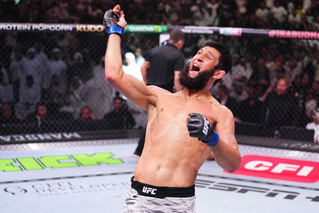 UFC 319 backup opponent for Dricus Du Plessis and Khamzat Chimaev fight ...